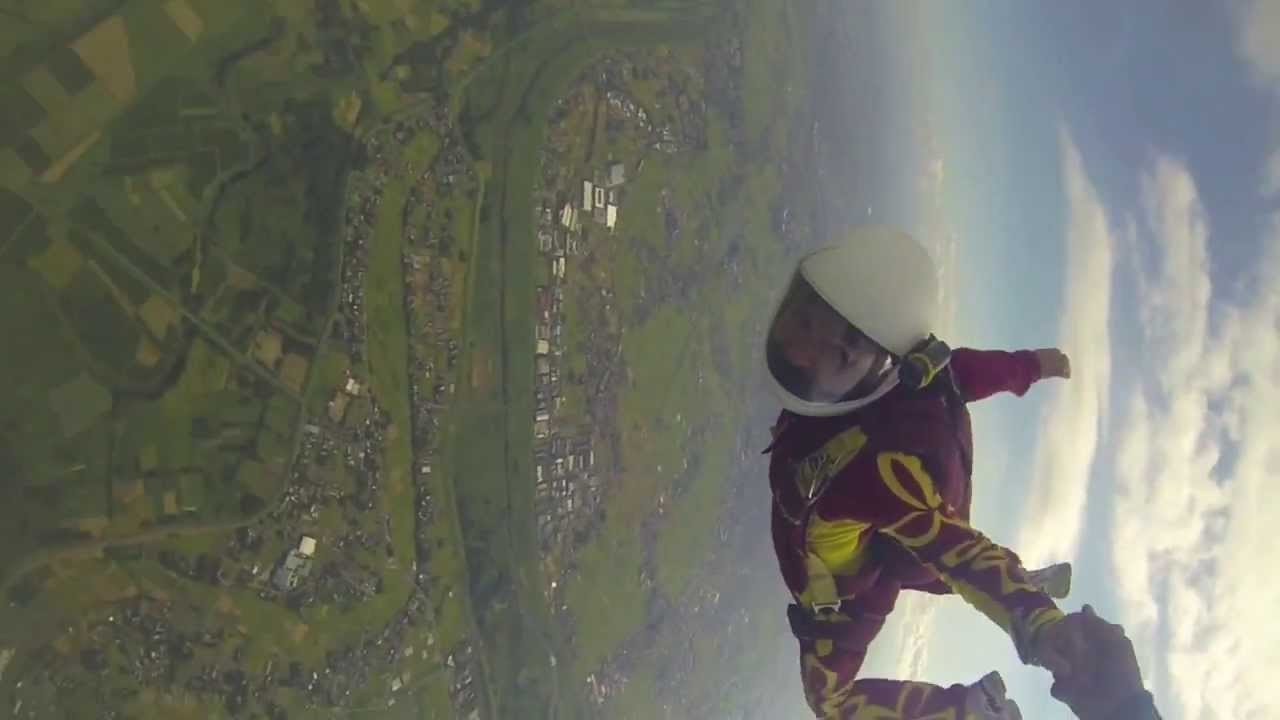 Tokyo skydiving Club freefly 2way - YouTube