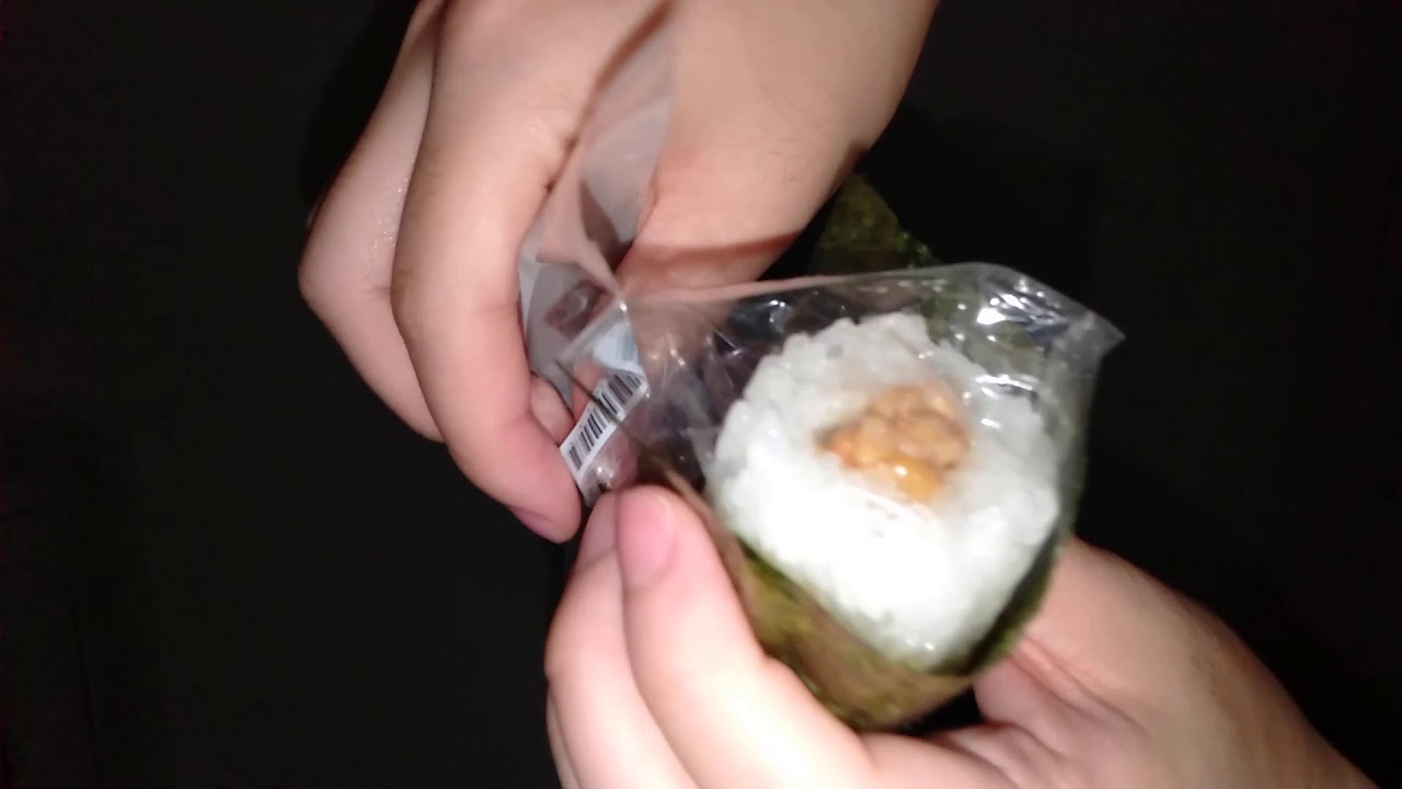 Struggling with opening Natto Roll (納豆巻）bought at convenience store in ...
