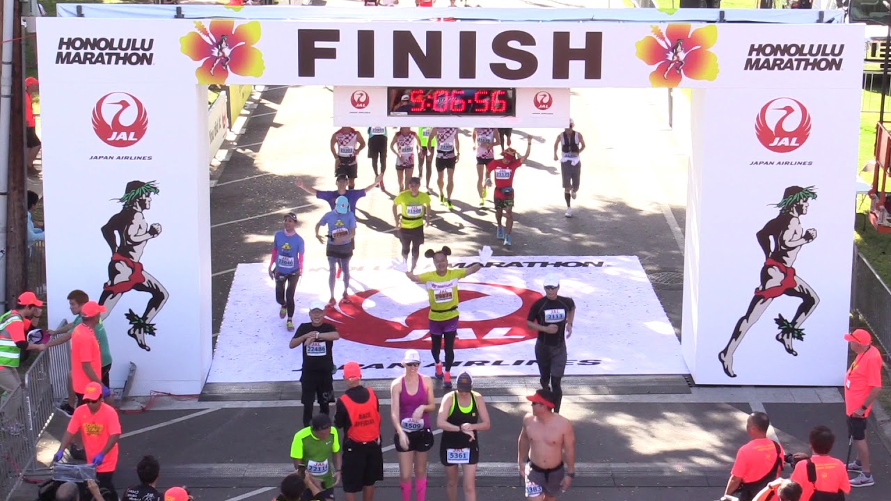 Honolulu Marathon Finish Line Live Video Feed 05:00:00 - 06:00:00 - YouTube