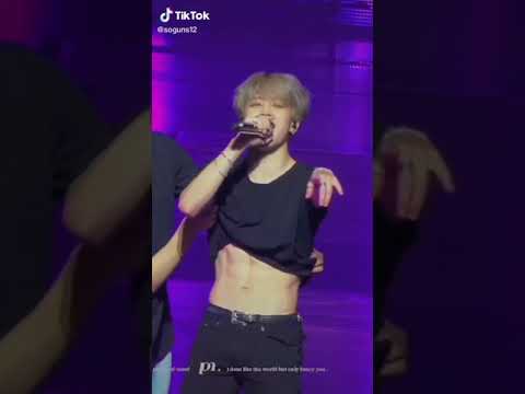 JİMİNİN KARIN KASLARI NASIL😍😍😍😍