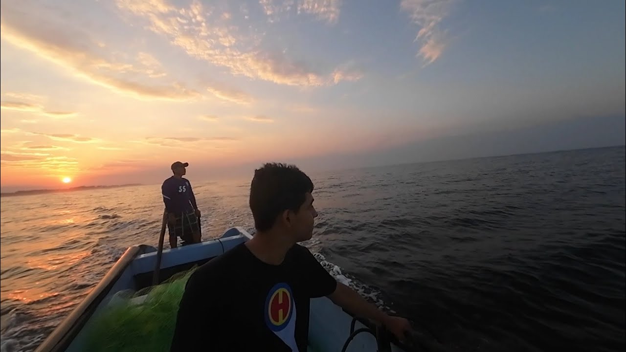 Nos metimos al Mar por primera vez Pesca en Altamar - YouTube