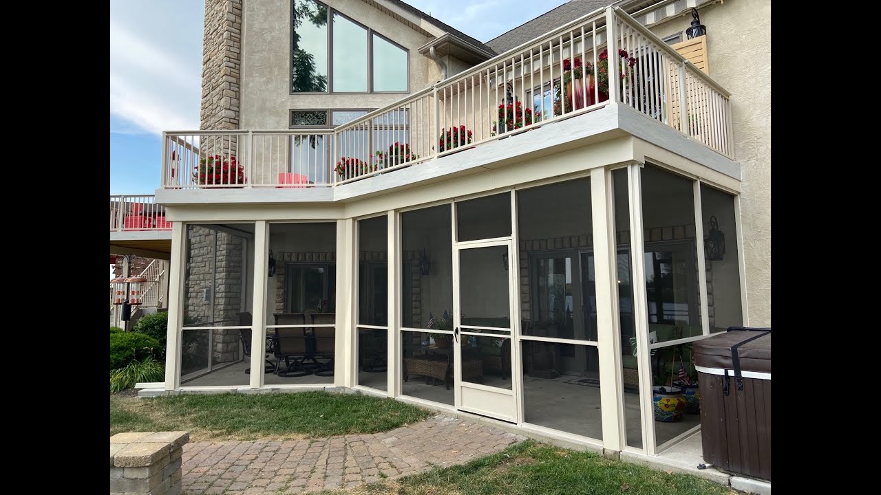 Westbury® ScreenRail 2" Support Post Installation - YouTube