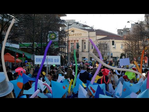 Αποκριά στα Γρεβενά: Με μεγάλη επιτυχία η παρέλαση των «Μικρών ...
