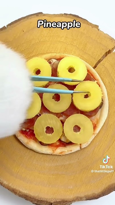 @ThatLittlePuff why did you do that? PINEAPPLE PIZZA??????🤬 credits to ...
