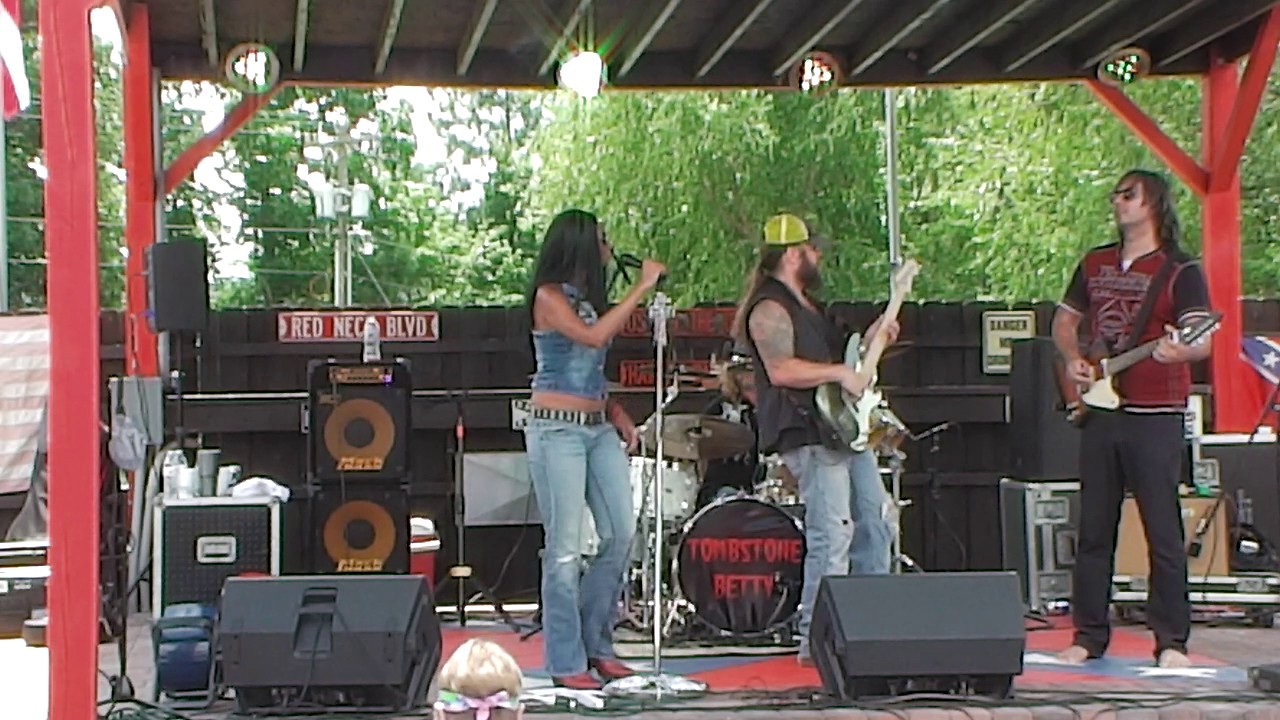 S1050012 Tombstone Betty ~ That Easy (Swamp Da Wamp ) - YouTube