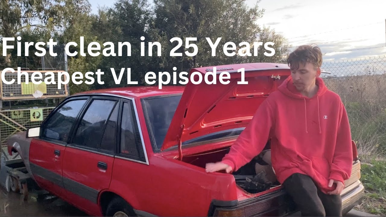 Opening the VL'S MYSTERY boot and giving it its FIRST CLEAN in 25 YEARS ...