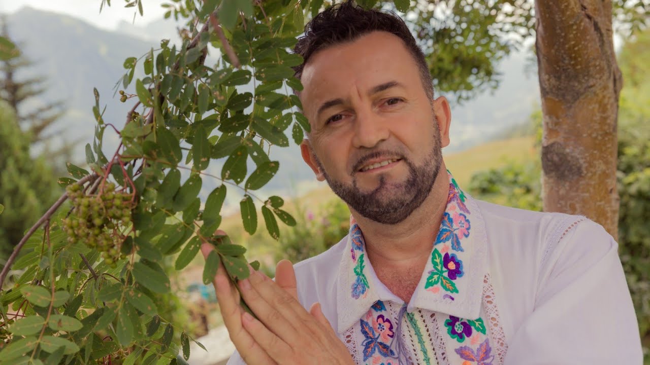 Valentin Ciurcă - La o casă lângă gară - Spectacol Argeș - YouTube