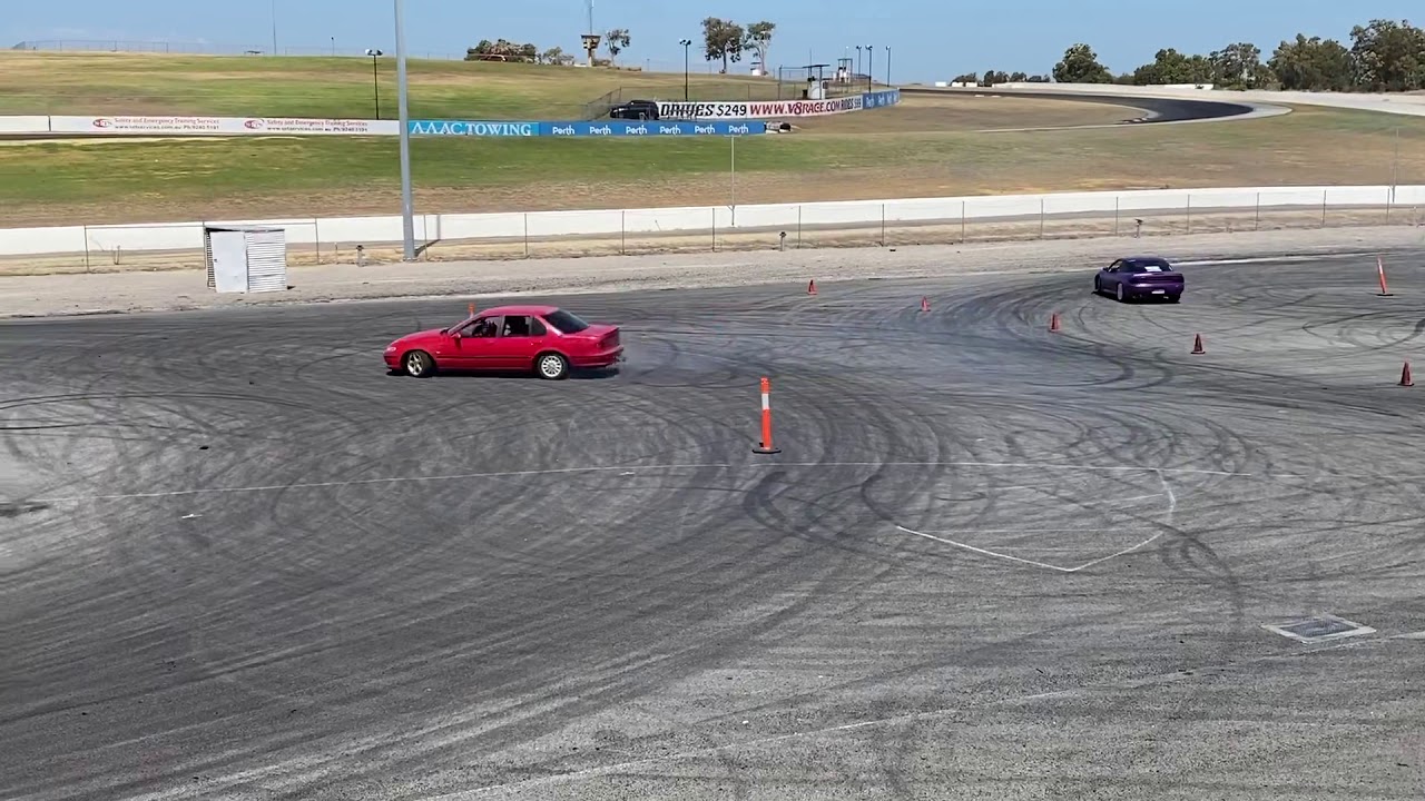 Drifting my EL Falcon - Women in Drifting - YouTube