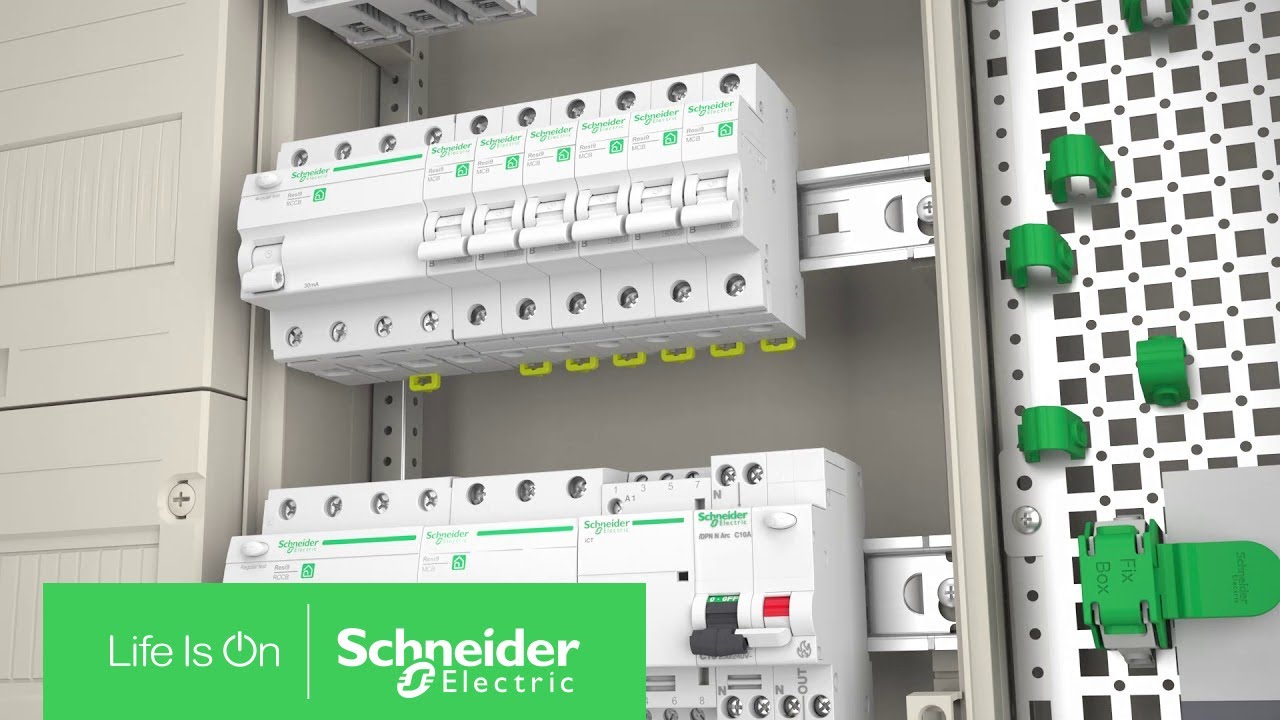 Installation der Resi9 Reiheneinbaugeräte | Schneider Electric - YouTube