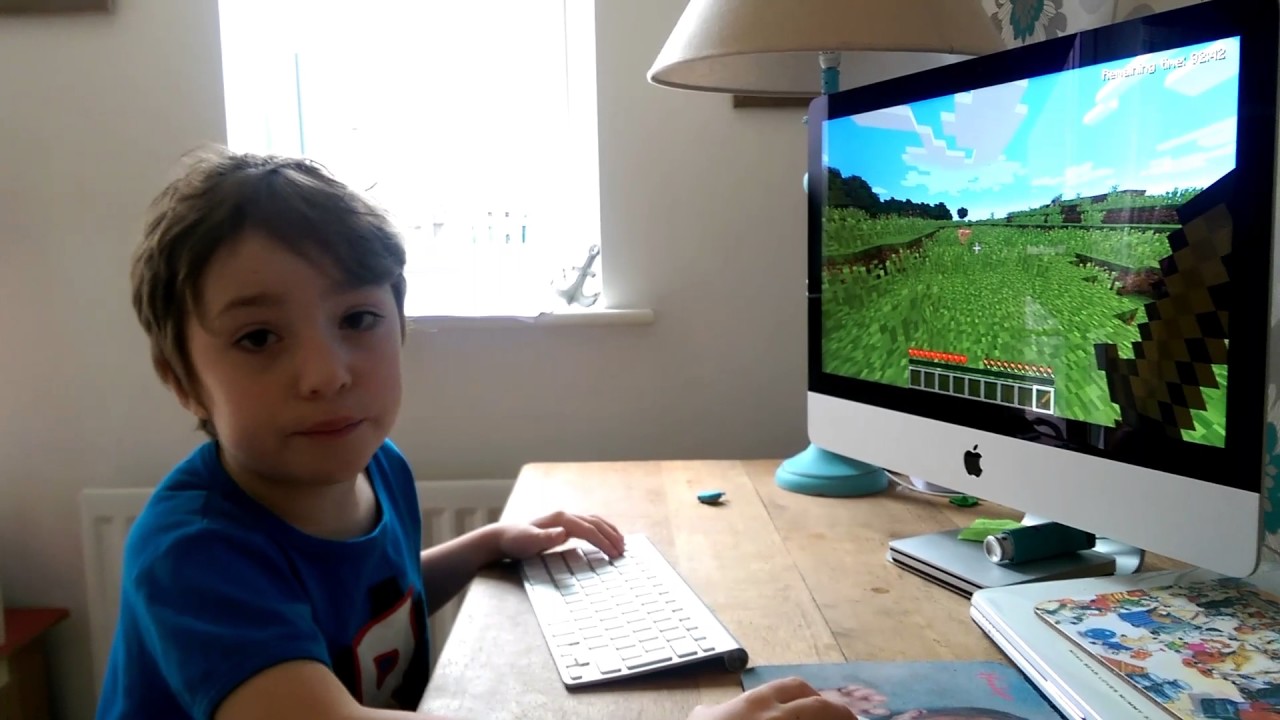 Noahdsuperman playing Minecraft - YouTube