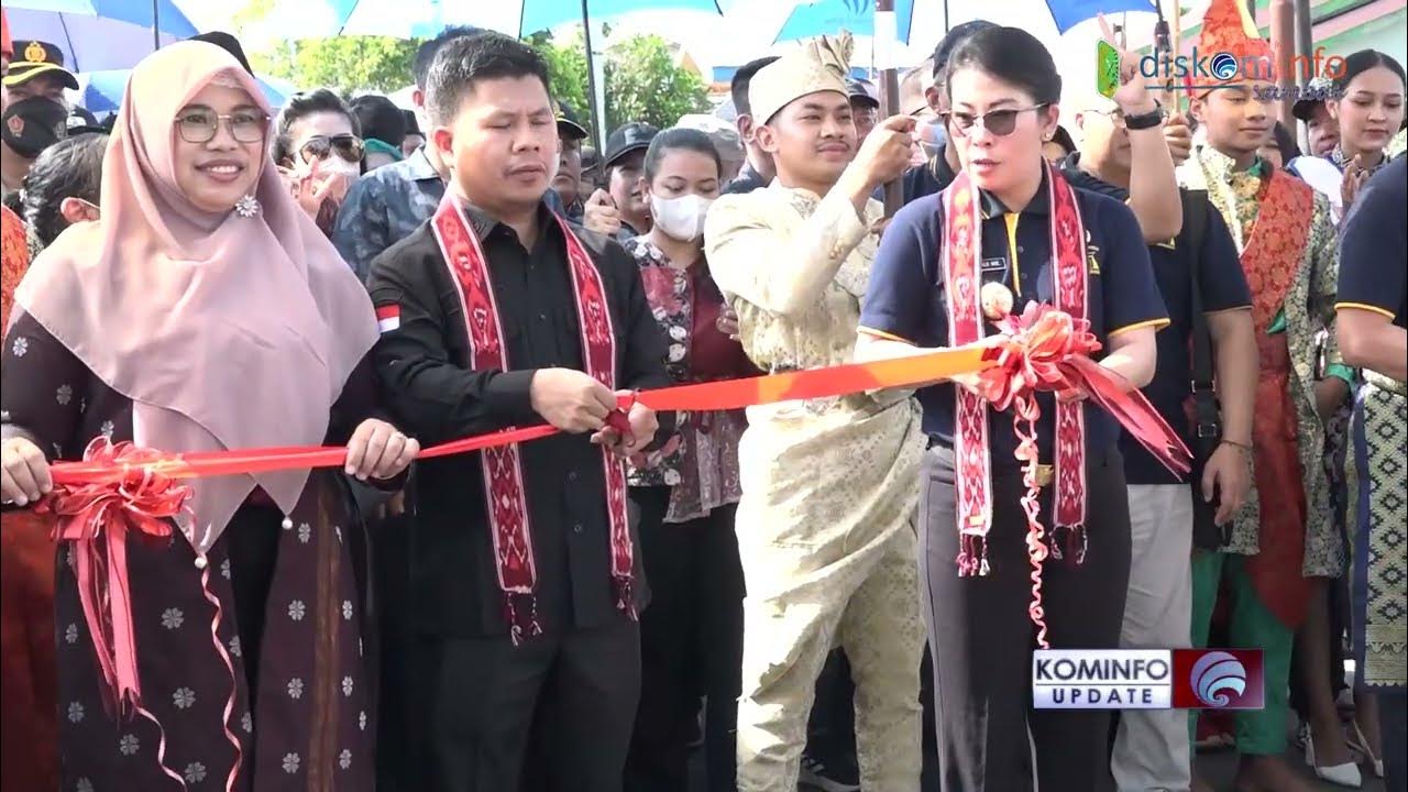 BUPATI SAMBAS SATONO RESMIKAN GERBANG MAHLIGAI PESISIR - YouTube