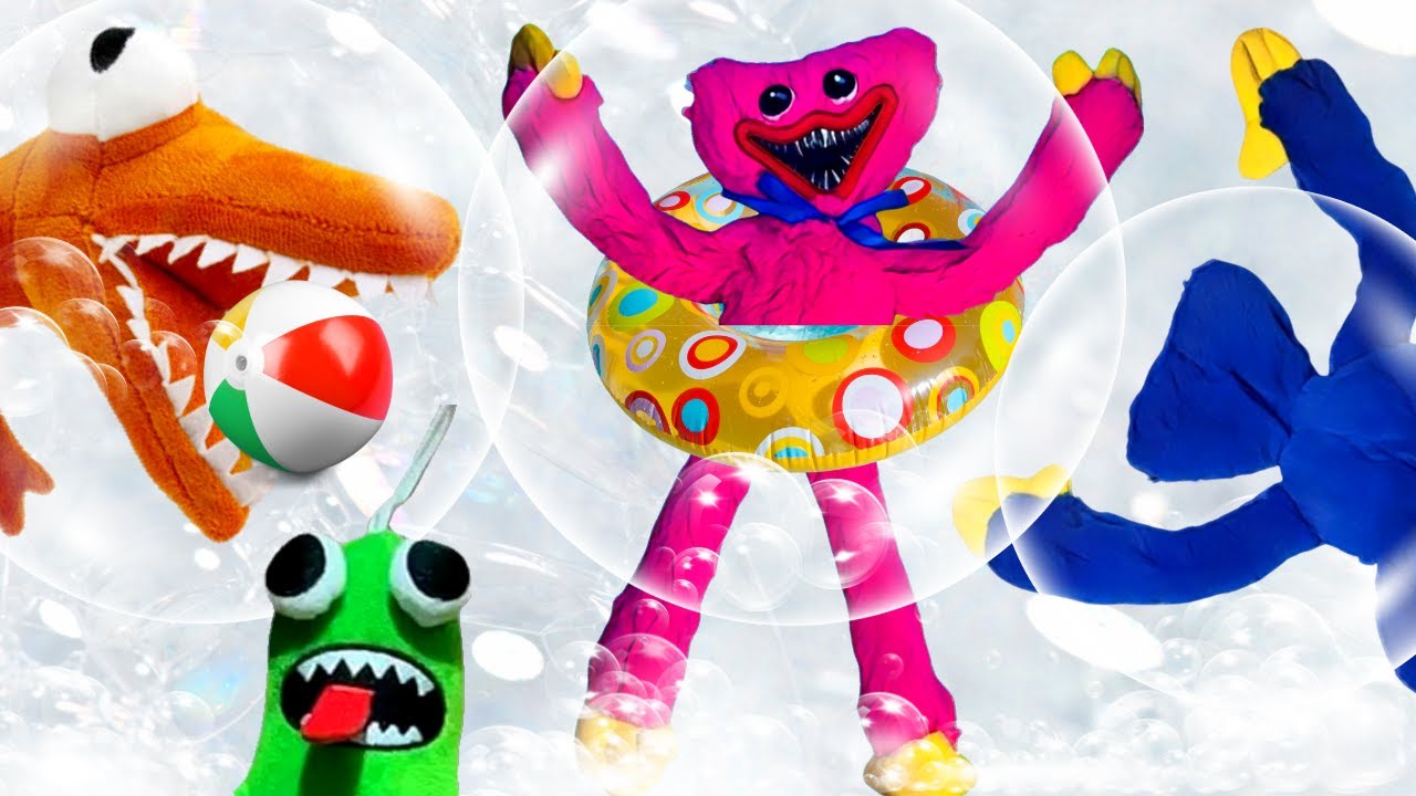 Huggy Wuggy at a Pool party | Project playtime in real life - YouTube