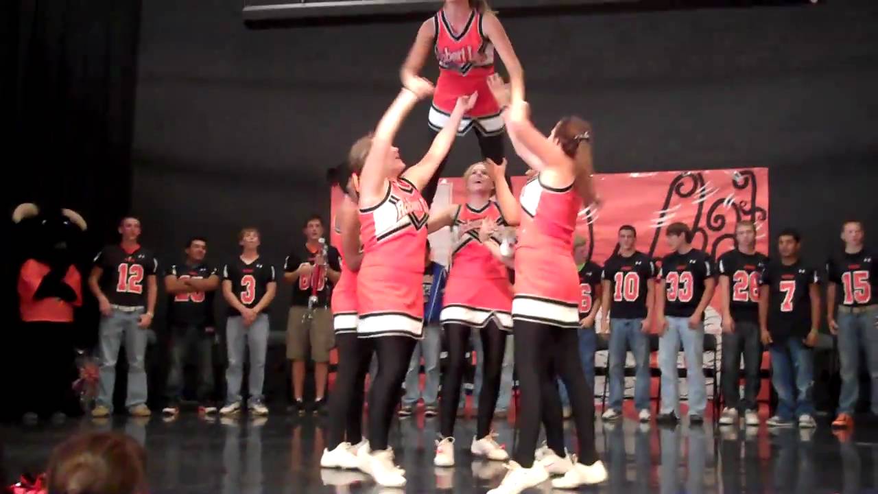 RLHS Crazy Cheer Stunt - Two Bits 2010 - YouTube
