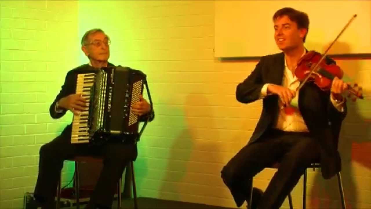 Sing a long Medley (Enzo Toppano & Vov Dylan) - YouTube