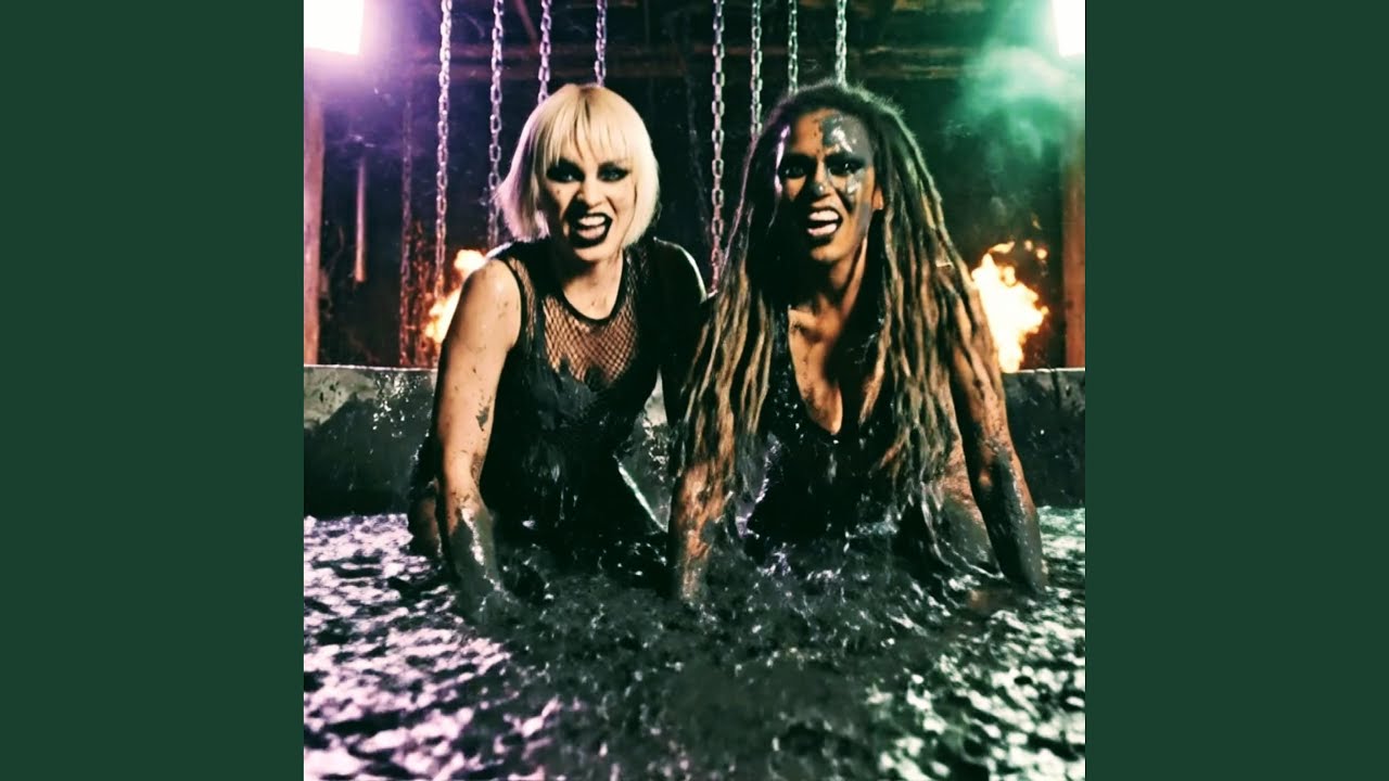 Goth Girls Mud Fight - YouTube