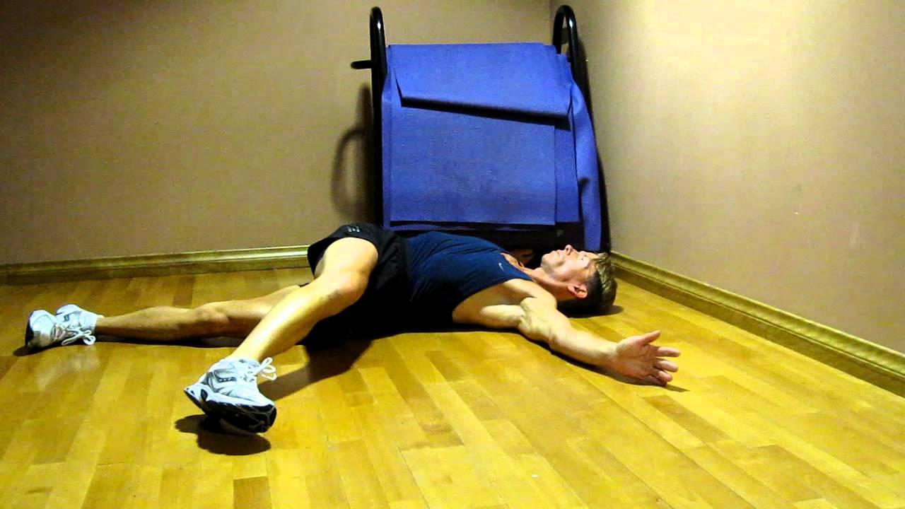 Hip (Gluteals), Lower Back, and Iliotibial Band Stretch. - YouTube