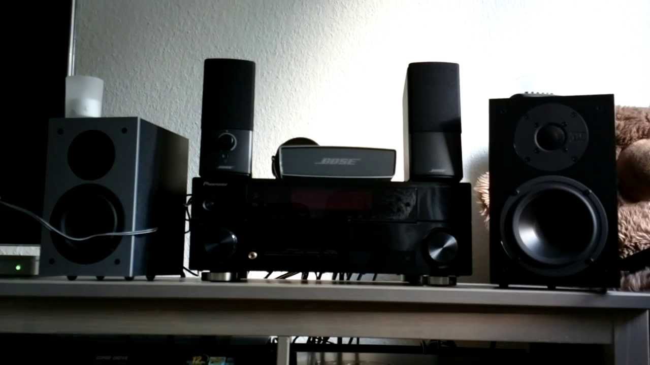 BOSE Soundlink Mini vs BOSE Companion 2 Soundcheck - YouTube