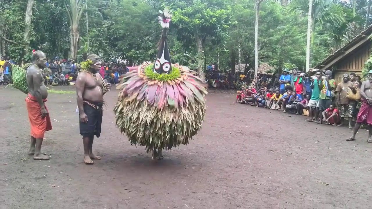 Tanga Island Tumbuan Dance- New Ireland Province - YouTube