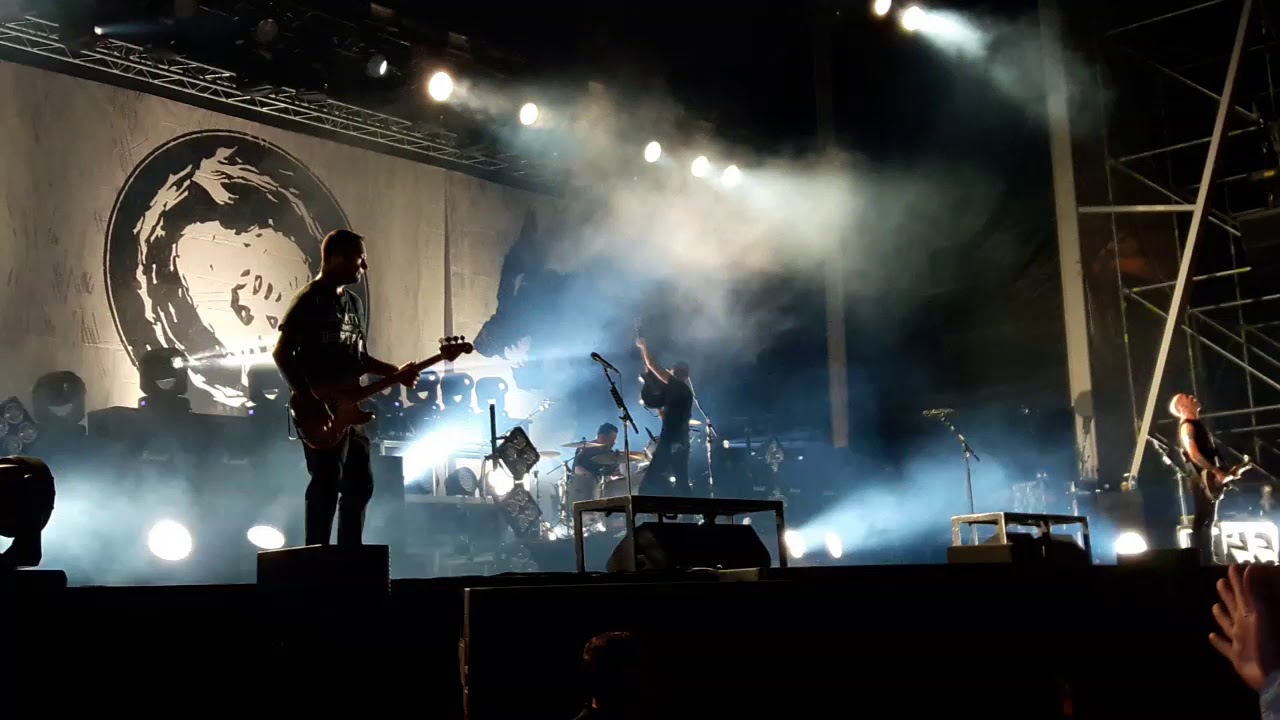 Savior - Rise Against - YouTube