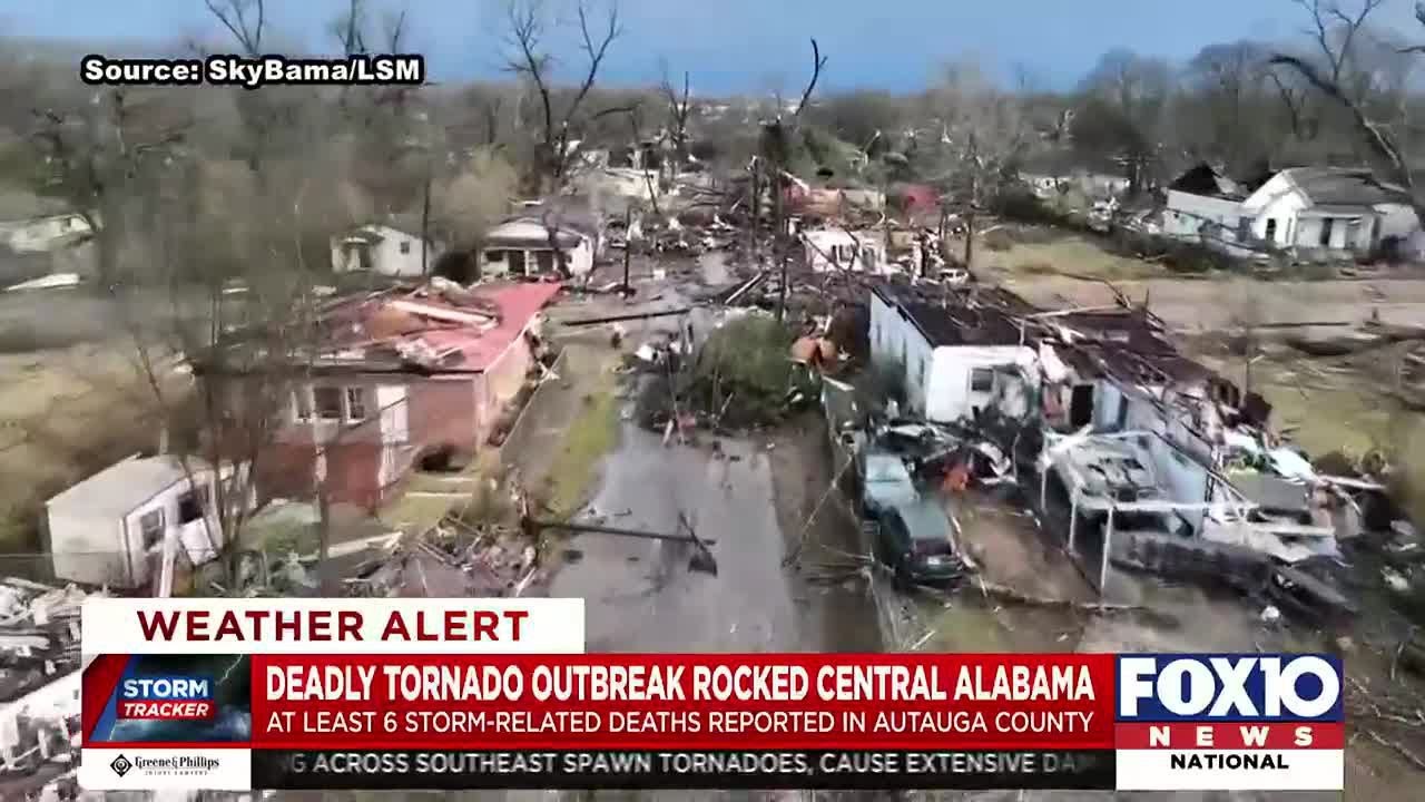 Deadly storms move across Alabama, damage widespread - YouTube