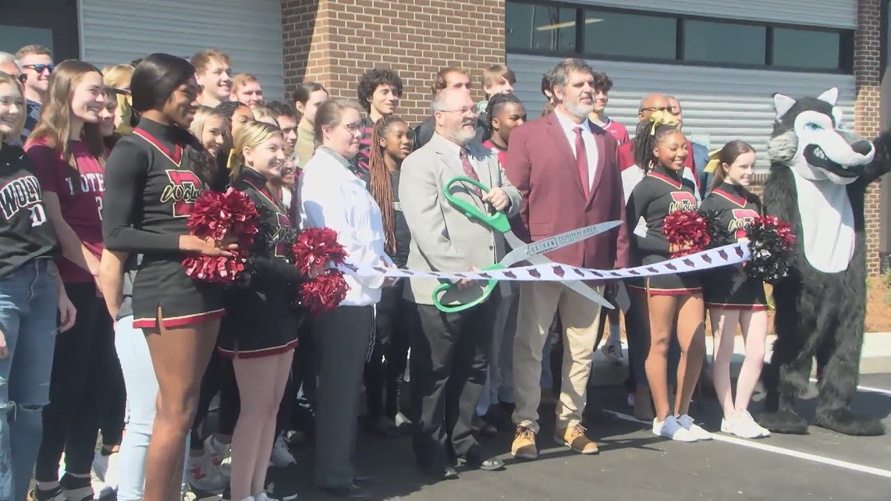 Ribbon cutting at the Dothan Wolves newly renovated facilities - YouTube