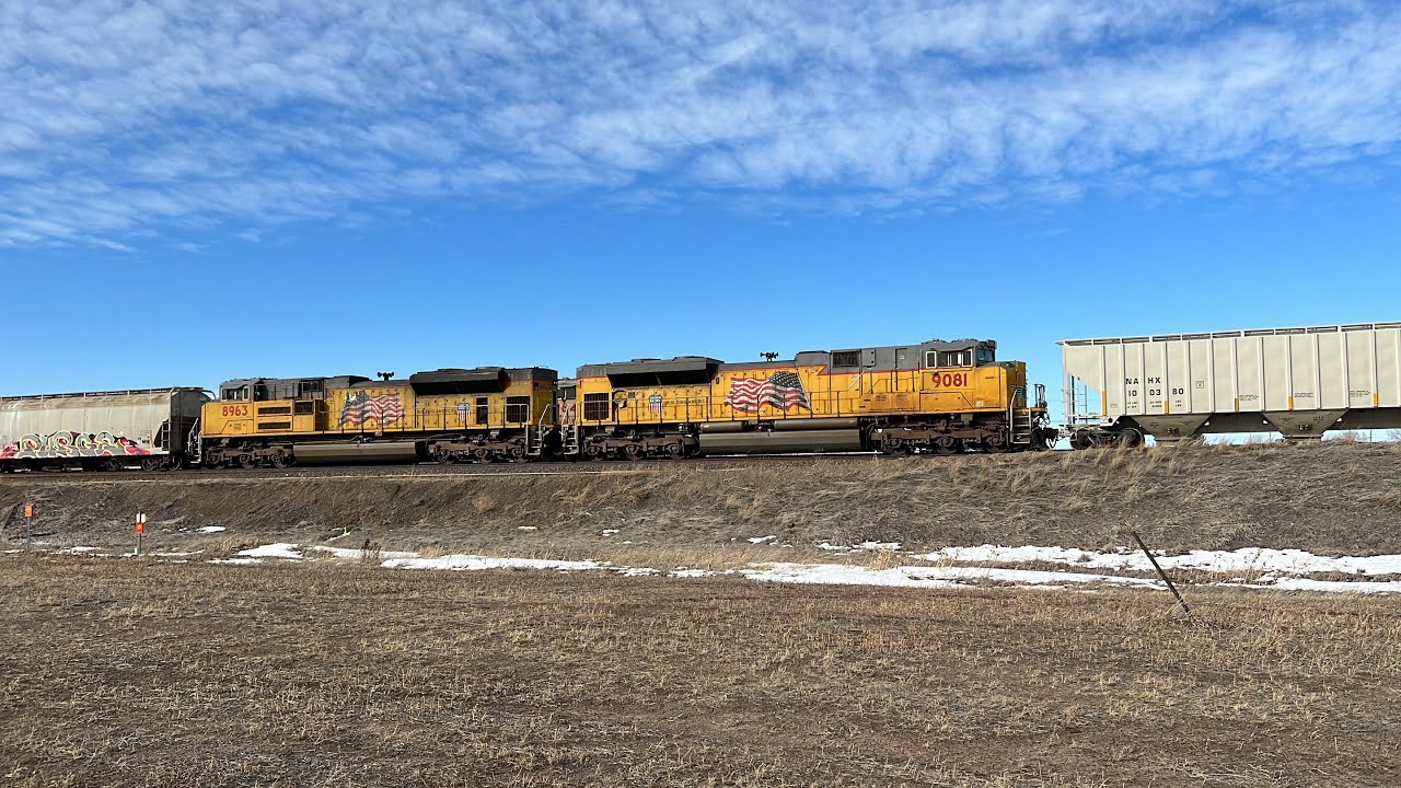 UP #9095 SD70AH Leads a Grain Train with TWO SD70AH DPUs! - YouTube