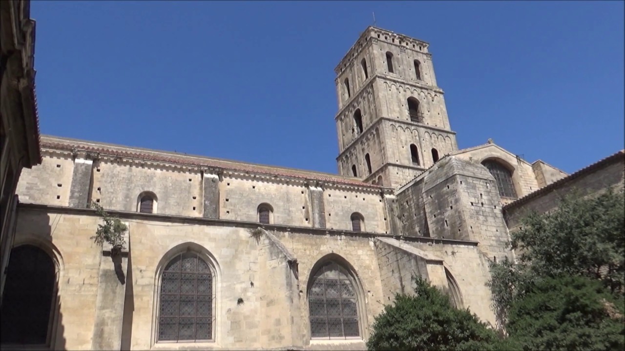 Arles Cathedral, Arles, Bouches-du-Rhône, Provence-Alpes-Côte d'Azur ...