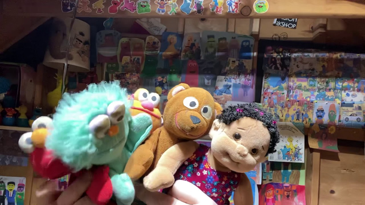 Sierra, Elmo Zoe, Rosita and Baby Bear Sing Friendship - YouTube