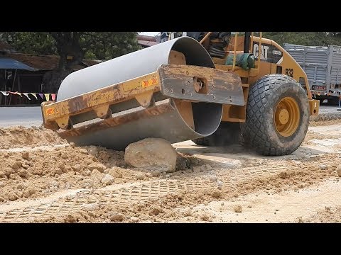 Skills Vibrator Roller Operator road foundation construction (CAT CS533E)