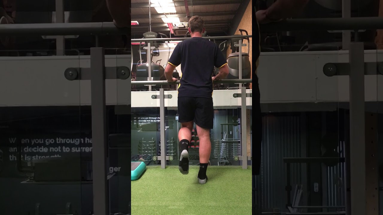 Assisted single leg calf raise - YouTube