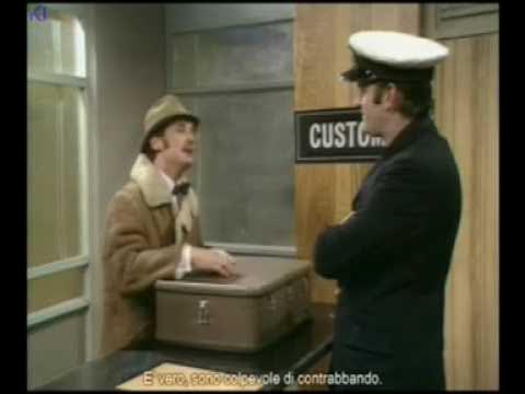 monty python - dogana (sottotitoli in italiano) - YouTube