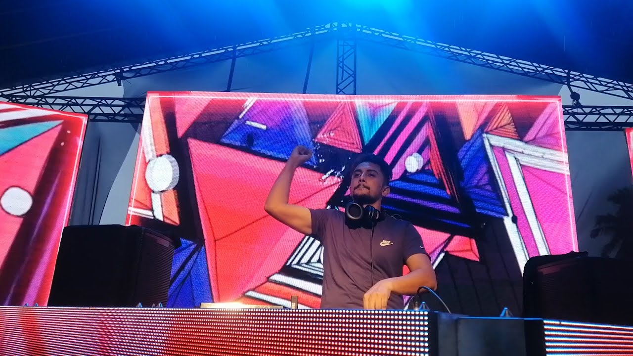 N Marc - Wonderland Live set (Mobile Footage) | Live Mashups | House ...