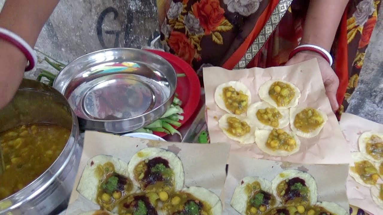 Best Place to Eat Tasty Aloo Puri in Surat Only 15 Rs Per Plate Most ...