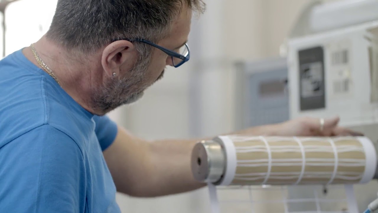 Raining Labels Video Corporate - YouTube