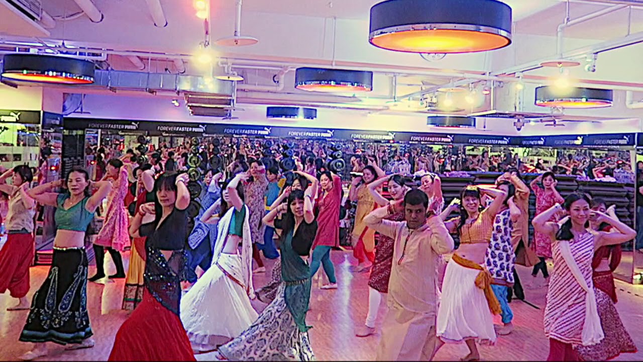 20180624 Master Balu Indian dance Cham Cham - YouTube