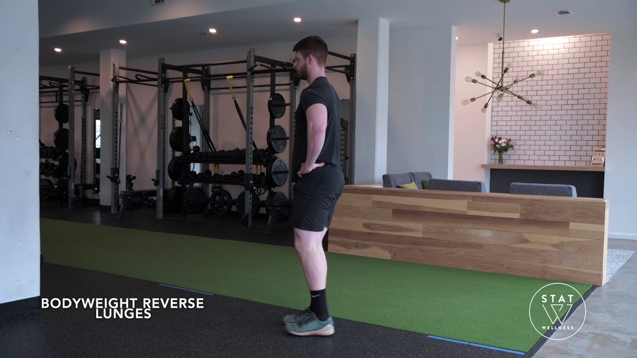 BODYWEIGHT REVERSE LUNGES - YouTube