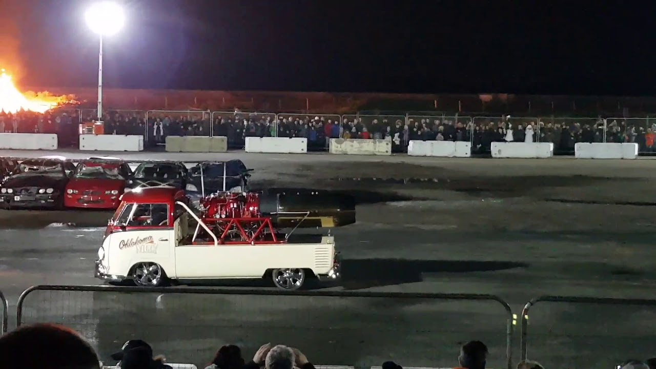 SANTA POD The VW Jet Bus Oklahoma WILLY Bonfire - Odrzutowy ogórek ...