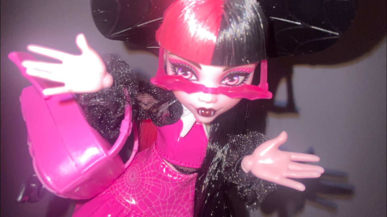 EARLY B-Day present Monster High Refresh “Draculaura” Doll review / Box ...