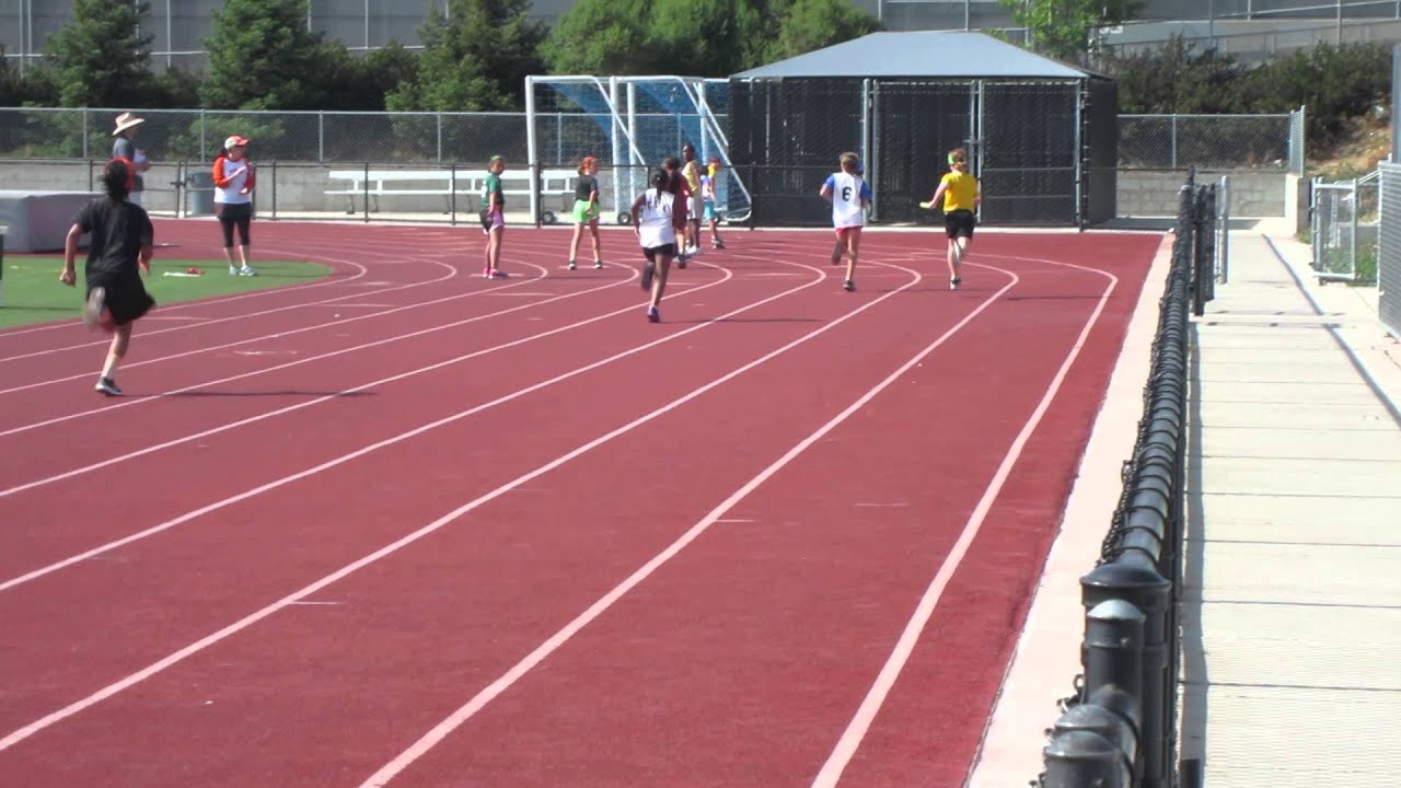 Castro Valley Elementary Track Finals - 4th Grade Girls 4x100, Leg 2 ...