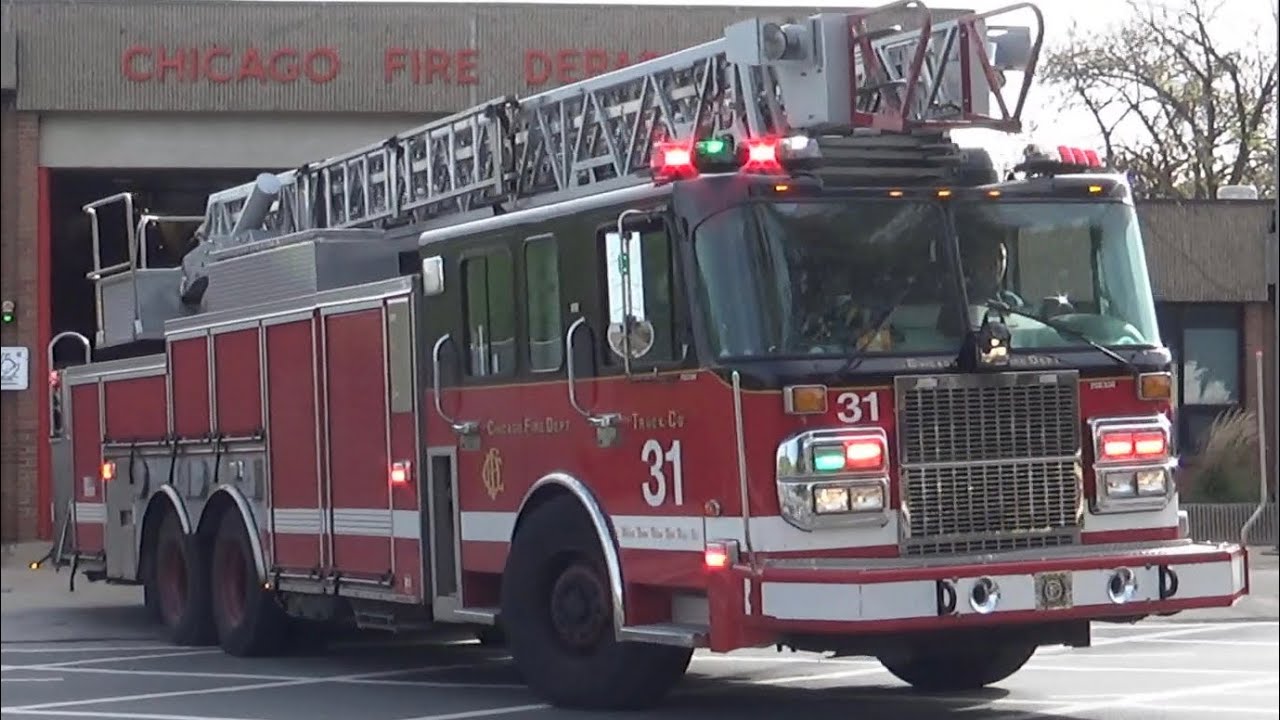 Chicago Fire Department Truck 31 Responding - YouTube