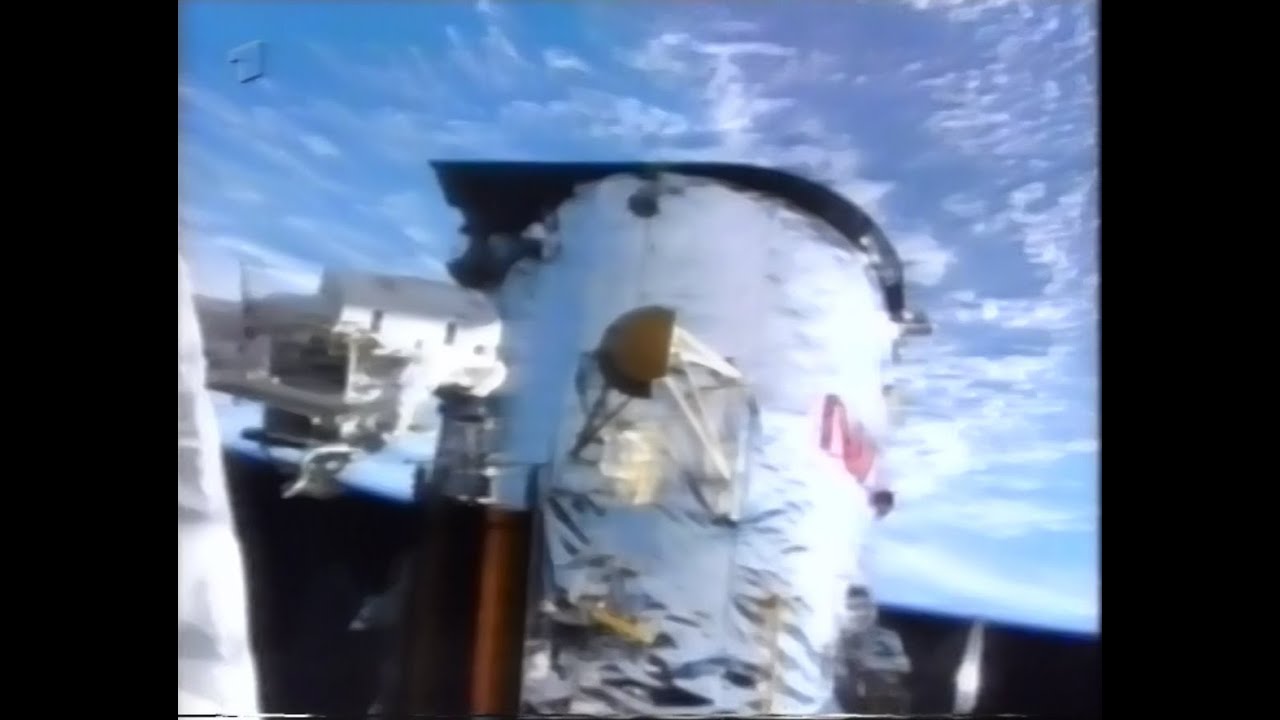 Space Shuttle Endeavour STS-61 - Mission Hubble (1993) - 7/8 ...