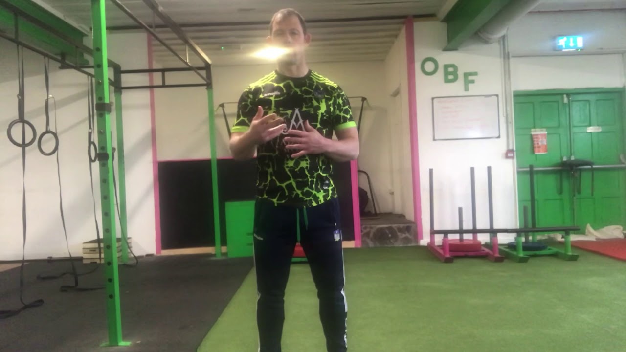 Staggered Stance Broad Jump - YouTube