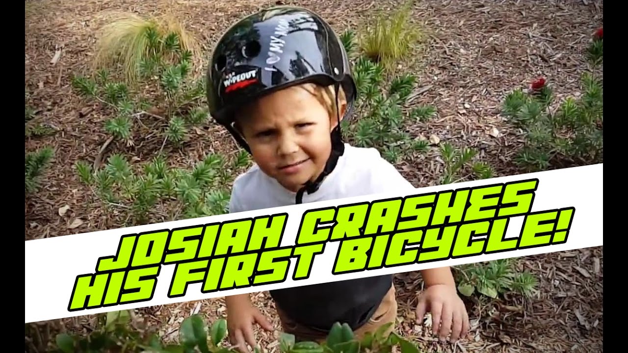 3 year old Josiah crashes his bike - YouTube
