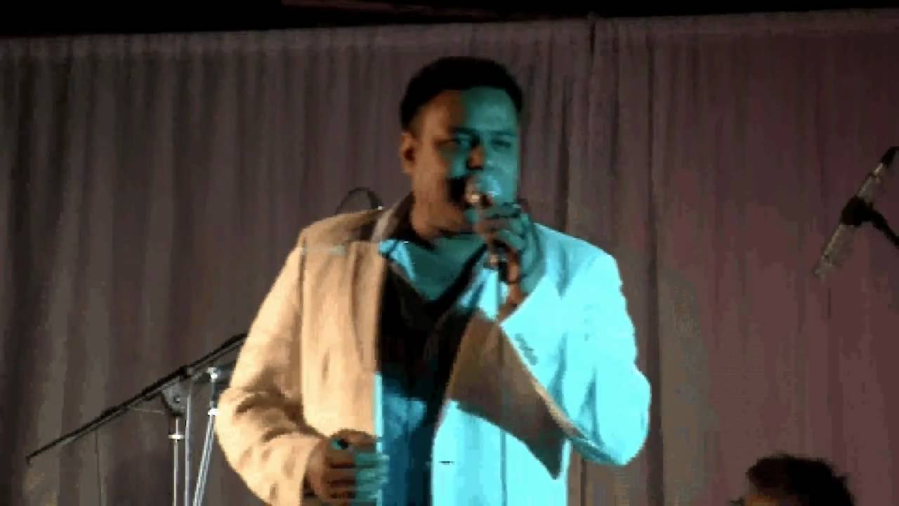 Micky Sethi Live from Utsav show - kishor kumar song Tum Aa Gaye Ho ...