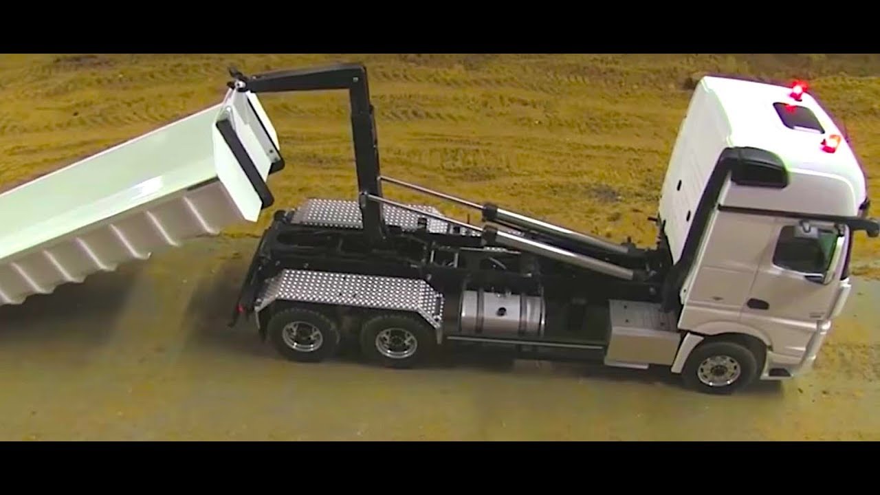 AWESOME RC TRUCK MERCEDES 6x6 TIPPER ROLL ON/ROLL OFF - ScaleART - YouTube
