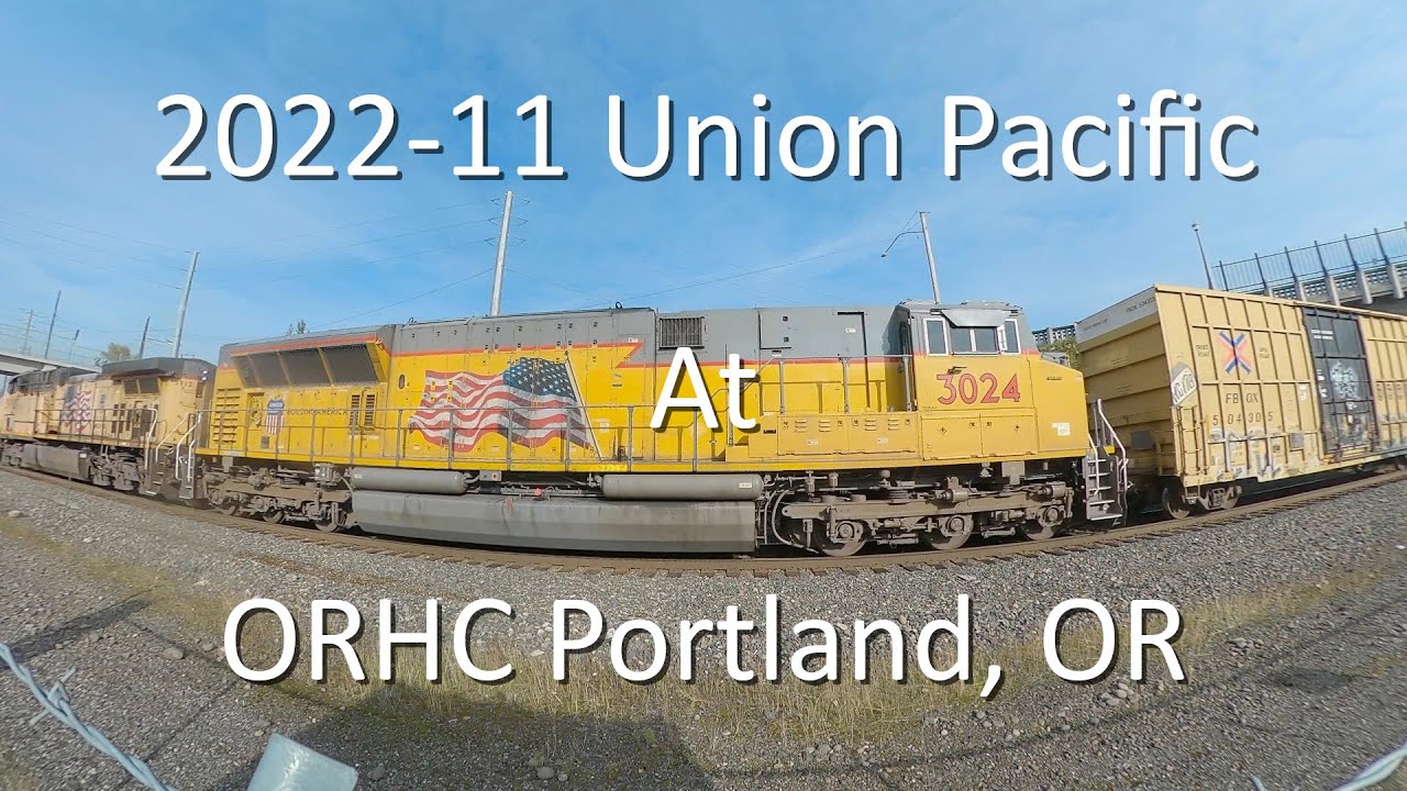 2022-11 Union Pacific Trains at Oregon Rail Heritage Center - YouTube