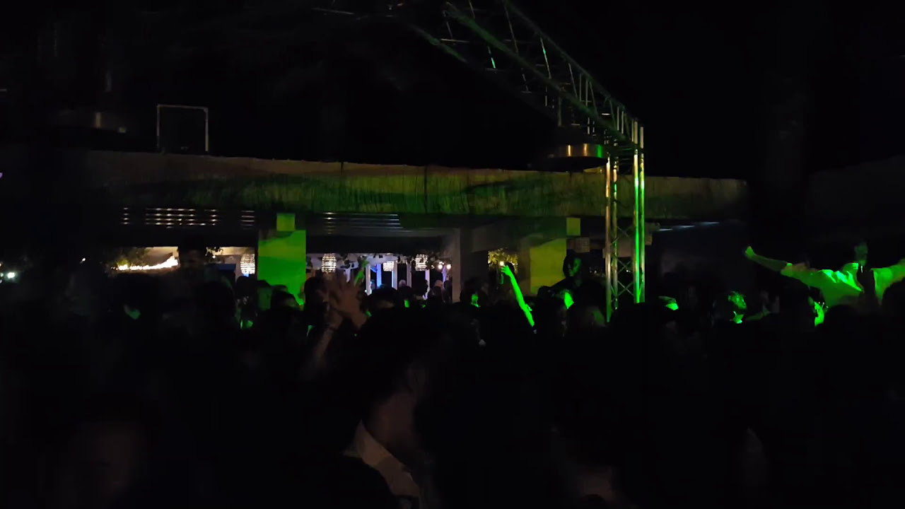Pescara - night life - YouTube