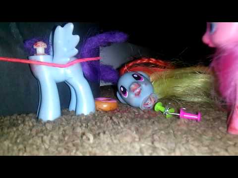 Pinkie Pie's evil secret (1)