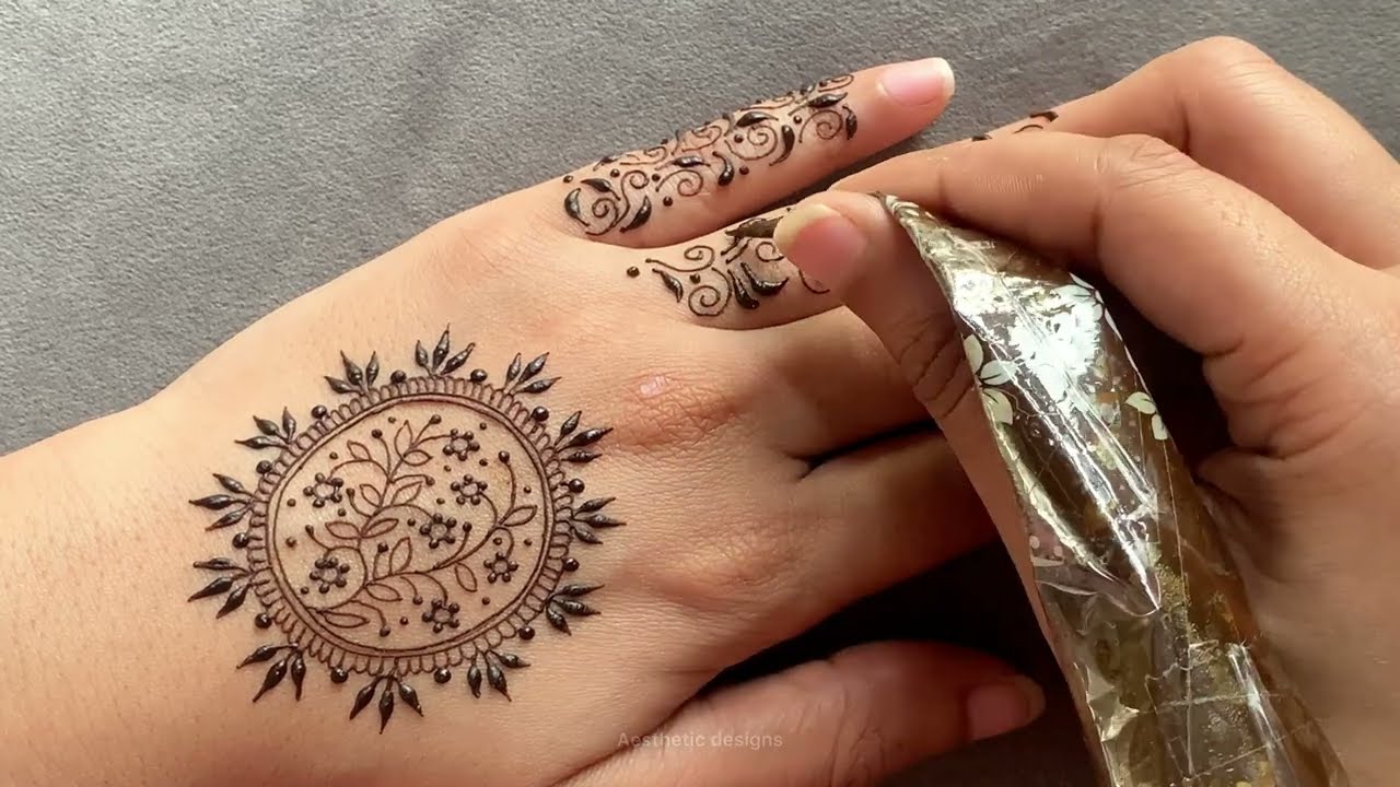 Aesthetic mehndi design backhand | Mehndi design simple and easy ...