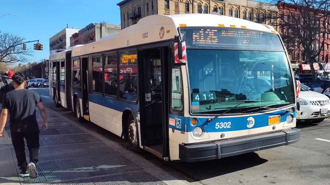 MTA NYCT Bus: 2012 Novabus LFSA #5302 on the M125 departs Willis Avenue ...